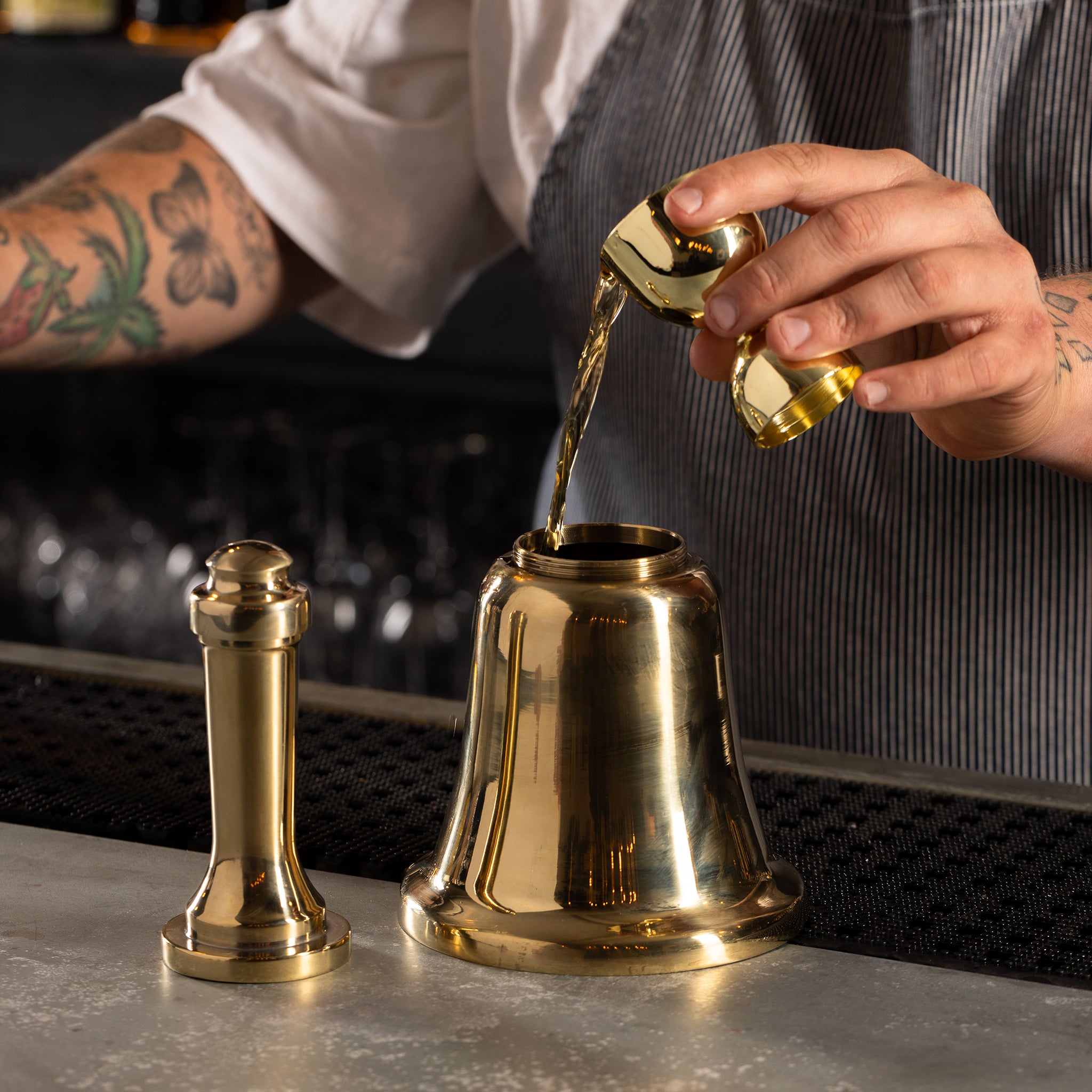 PELHAM BELL COCKTAIL SHAKER – GOLD-PLATED / 750ml (25oz) – Cocktail Kingdom