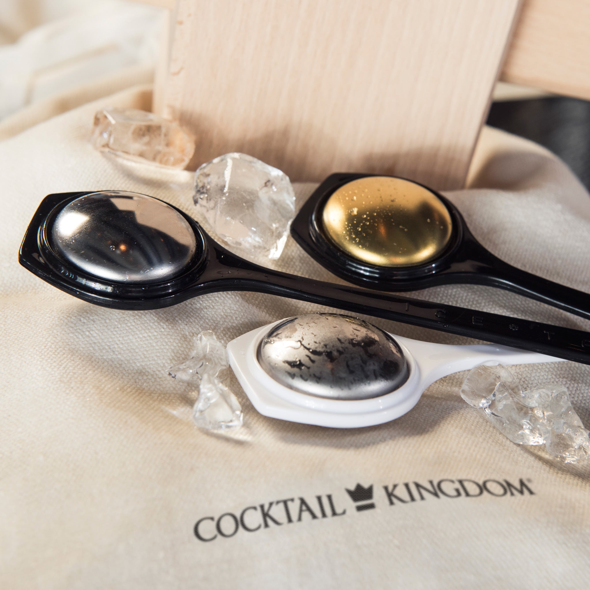 ICE TAPPER - PLASTIC AND BRASS / BLACK – Cocktail Kingdom